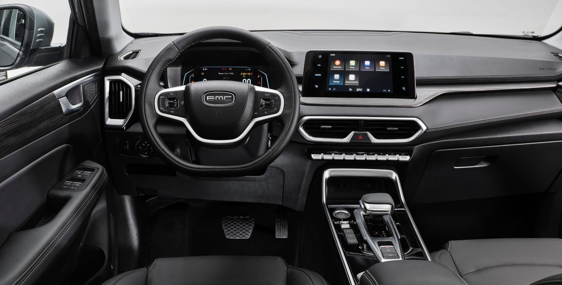 EMC 6: SUV GPL Spazioso e Tecnologico | EMC Auto