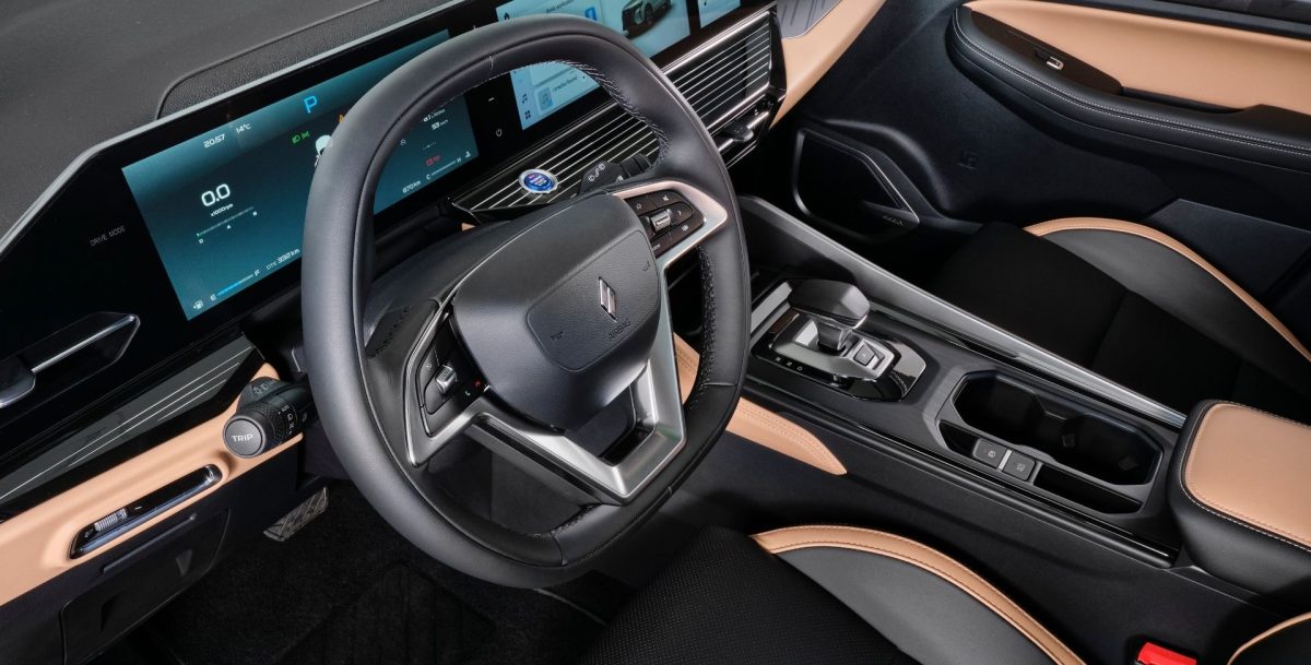 EMC 7: Il SUV Top di Gamma per Spazio e Comfort | EMC Auto